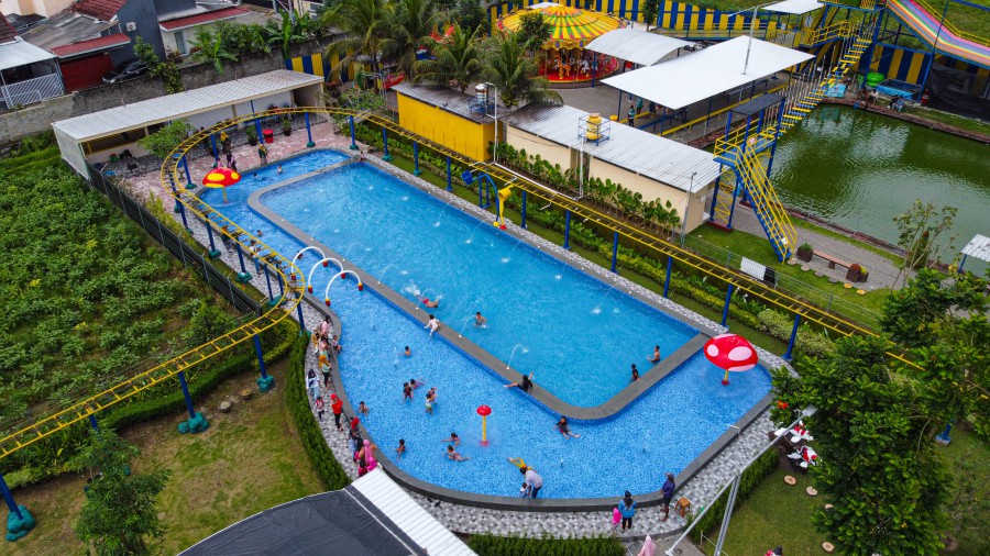 Aquatech Blitar Park: Wahana Air Seru dan Tempat Rekreasi